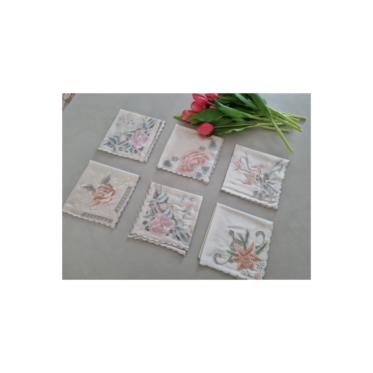 Museale set 6 fazzoletti in purissima seta con ricamo interamente a mano