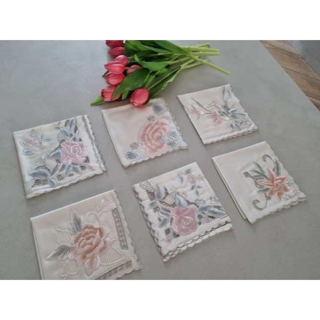 Museale set 6 fazzoletti in purissima seta con ricamo interamente a mano