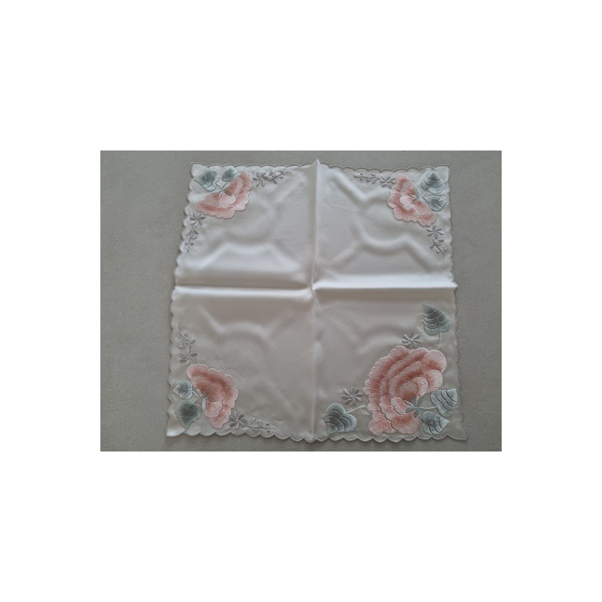 Museale set 6 fazzoletti in purissima seta con ricamo interamente a mano